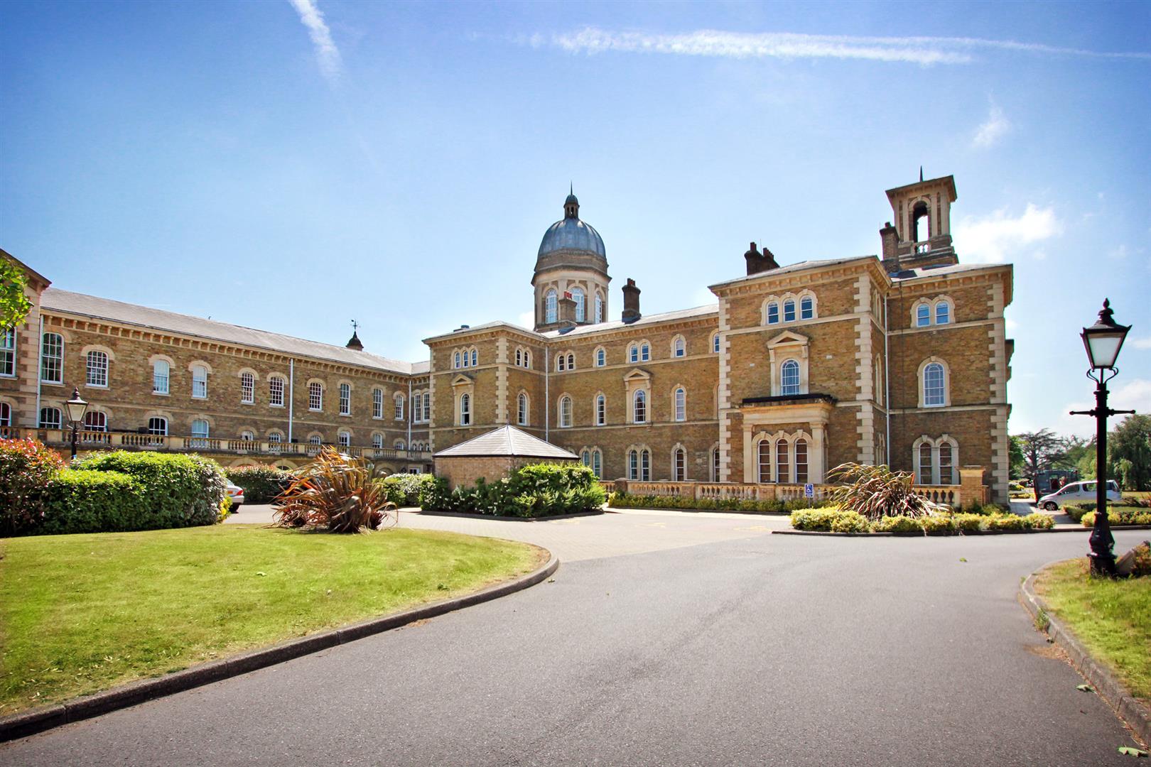Royal Drive, London - Day Morris
